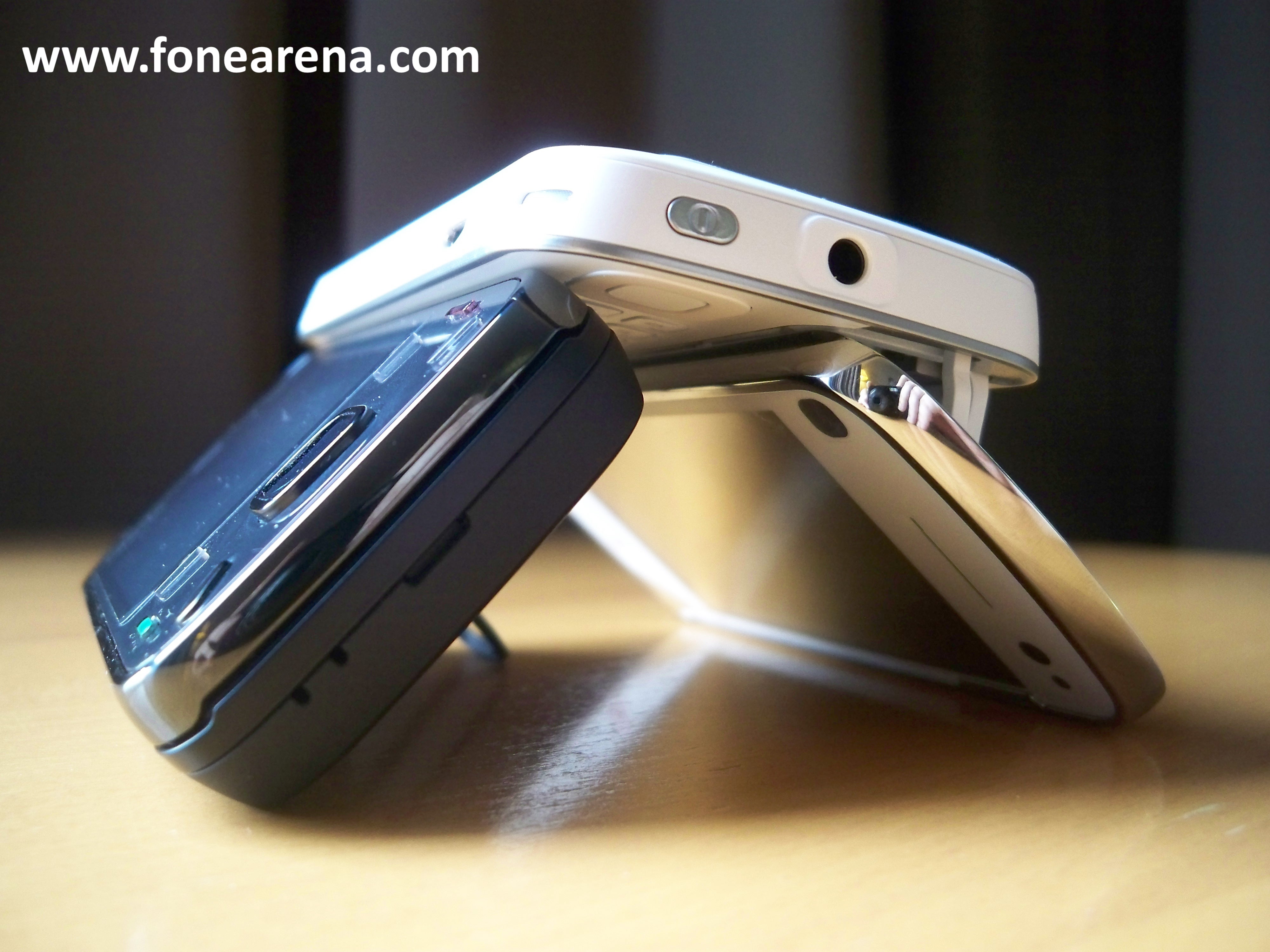 Nokia N97 vs N86 Picture Gallery